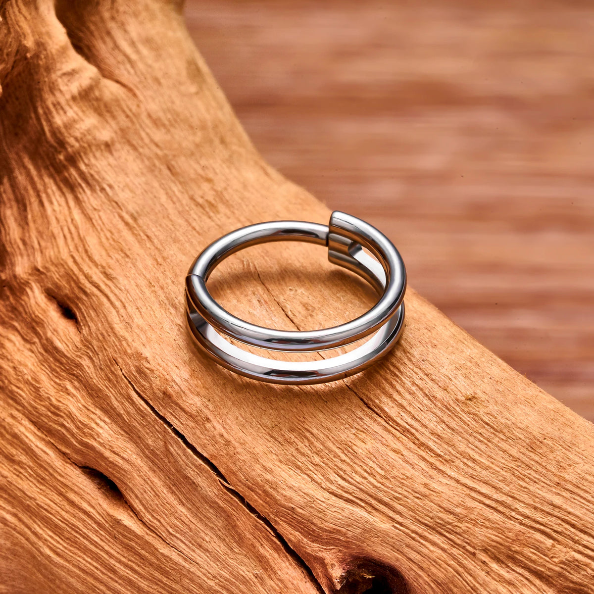 Argola dupla concha em preto, prata e ouro feita de titânio para pierc ...